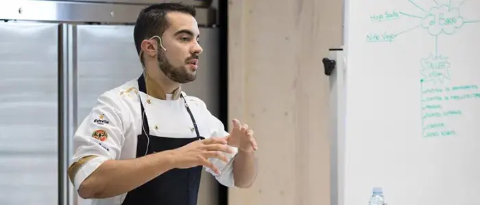 David Gil elabora postres de temporada de elBarri en el BCC